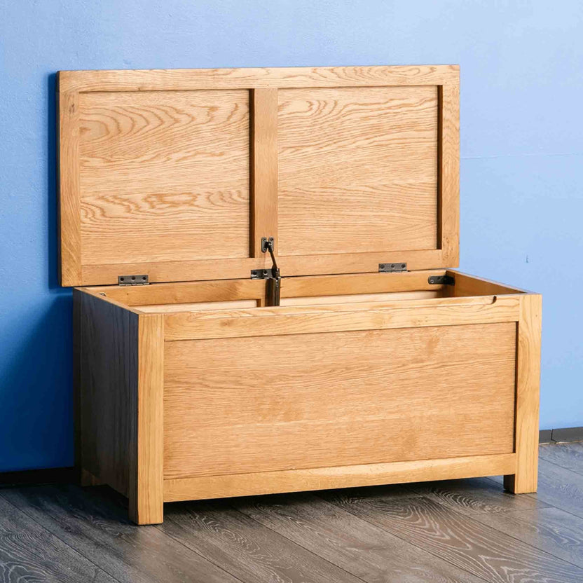 Surrey Oak Blanket Box with Sprung Top, Solid Wood | Rustic Waxed Oak