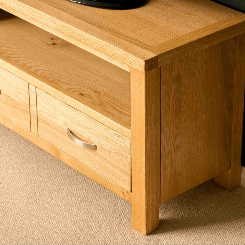 London Oak 90cm Small TV Stand, Screens Up To 40" | Light Oak
